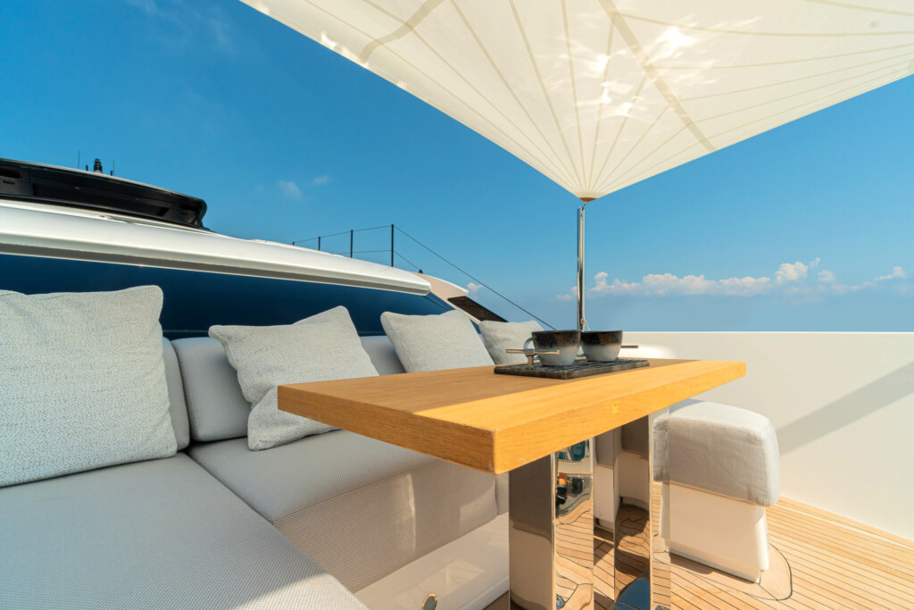 Sanlorenzo SL90A Forward Lounge Seating - Sanlorenzo Yachts UK
