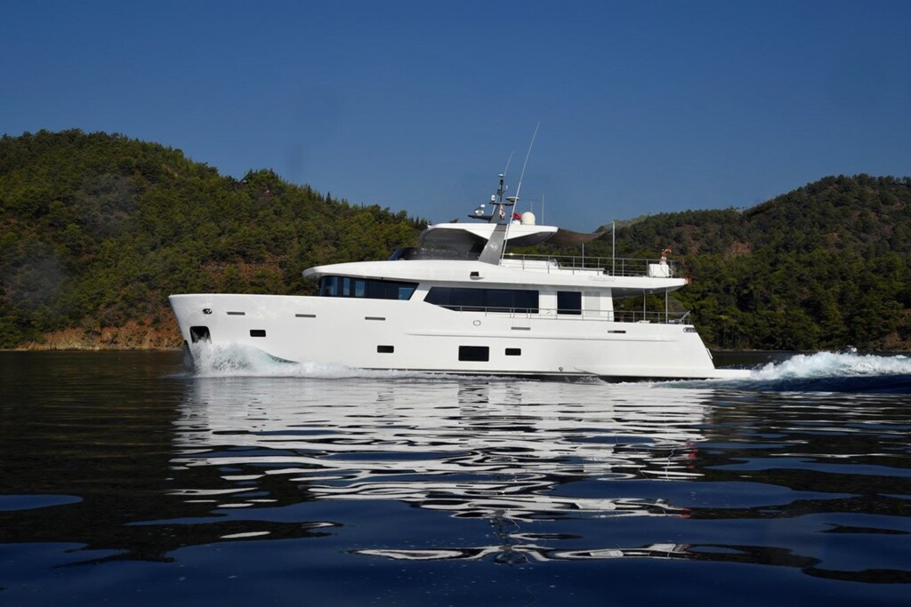 New Central Listing | CdM 90 Silver Fin | Sanlorenzo Yachts UK